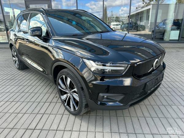 Black Volvo XC40 2020 in Kaunas, with an engine capacity of 0.00 L and mileage of 227 thousand km for 17900 €, photo 3 on AUTOMOTO.COM.LV