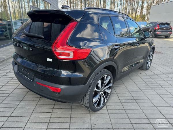Black Volvo XC40 2020 in Kaunas, with an engine capacity of 0.00 L and mileage of 227 thousand km for 17900 €, photo 4 on AUTOMOTO.COM.LV