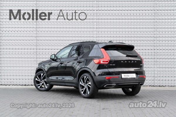 Black Volvo XC40 2020 in Riga, with an engine capacity of 2.00 L and mileage of 149 thousand km for 22443 €, photo 3 on AUTOMOTO.COM.LV