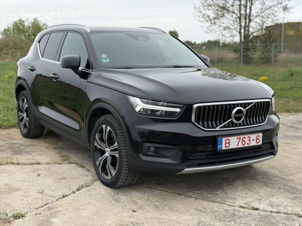 Black Volvo XC40 2020 in Riga, with an engine capacity of 1.50 L and mileage of 169 thousand km for 21500 €, photo 1 on AUTOMOTO.COM.LV