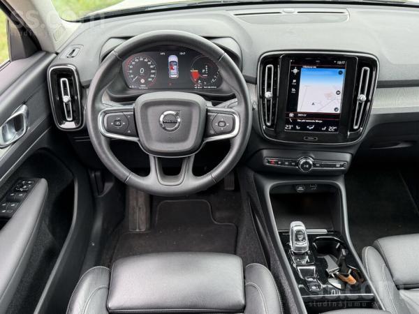 Черный Вольво XC40 2020 в Рига, объемом двигателя 1.50 л и пробегом 169 тыс. км за 21500 €, фото 5 на AUTOMOTO.COM.LV