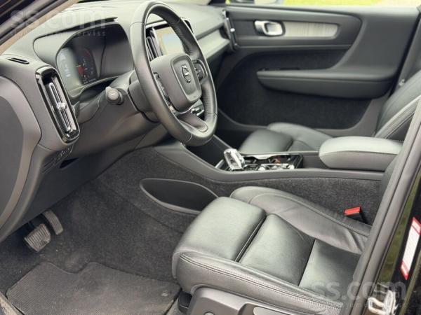 Черный Вольво XC40 2020 в Рига, объемом двигателя 1.50 л и пробегом 169 тыс. км за 21500 €, фото 7 на AUTOMOTO.COM.LV
