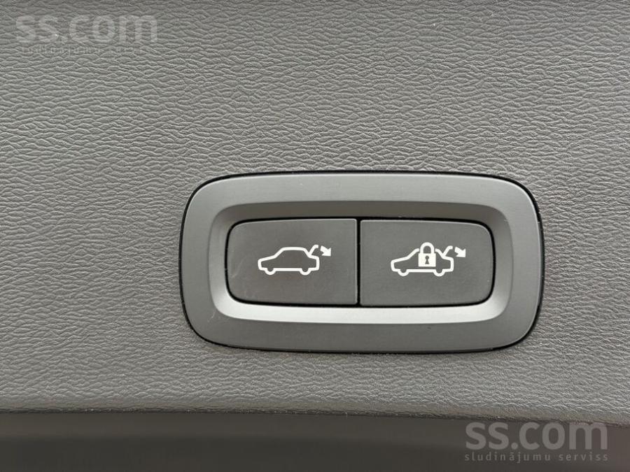 Melns Volvo XC40 2020 Rīga, ar dzinēja tilpumu 1.50 L un nobraukumu 169 tūkst. km par 21500 €, foto 19 vietnē AUTOMOTO.COM.LV