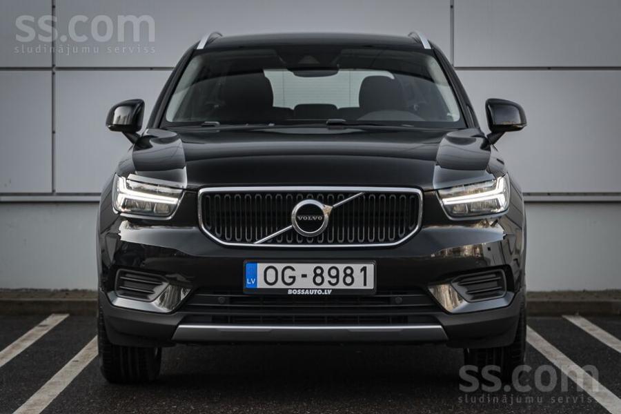 Black Volvo XC40 2020 in Riga, with an engine capacity of 1.50 L and mileage of 74 thousand km for 22950 €, photo 3 on AUTOMOTO.COM.LV