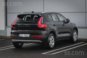 Black Volvo XC40 2020 in Riga, with an engine capacity of 1.50 L and mileage of 74 thousand km for 22950 €, photo 5 on AUTOMOTO.COM.LV
