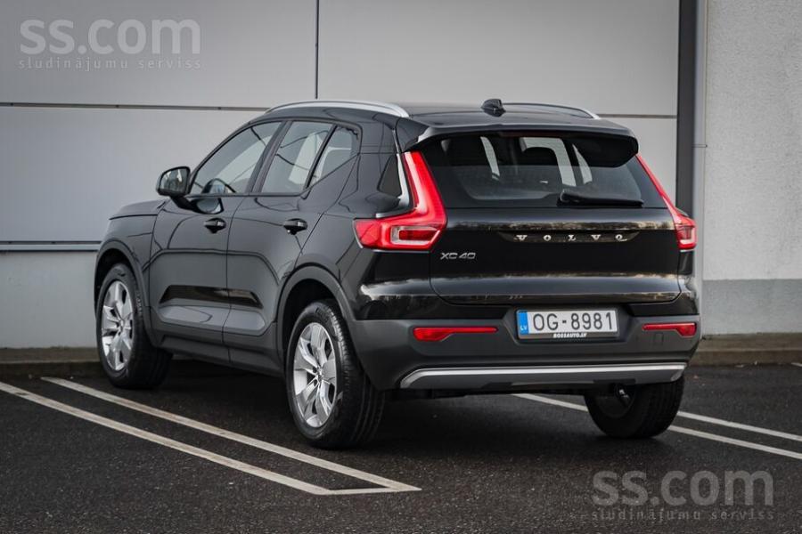 Black Volvo XC40 2020 in Riga, with an engine capacity of 1.50 L and mileage of 74 thousand km for 22950 €, photo 7 on AUTOMOTO.COM.LV