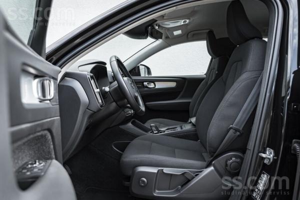 Черный Вольво XC40 2020 в Рига, объемом двигателя 1.50 л и пробегом 74 тыс. км за 22950 €, фото 9 на AUTOMOTO.COM.LV