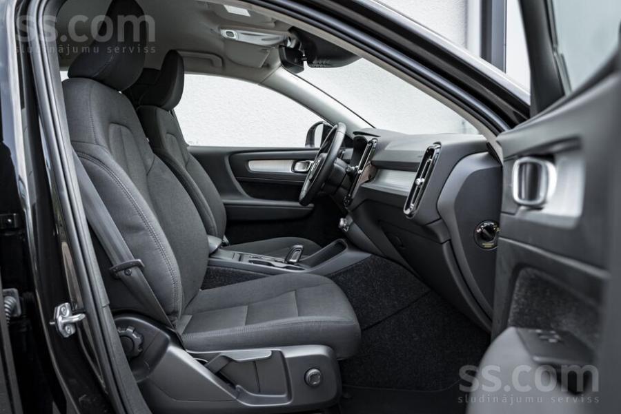 Black Volvo XC40 2020 in Riga, with an engine capacity of 1.50 L and mileage of 74 thousand km for 22950 €, photo 11 on AUTOMOTO.COM.LV