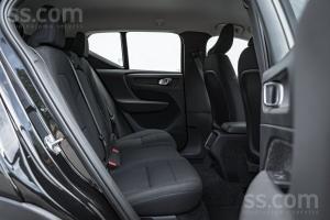Black Volvo XC40 2020 in Riga, with an engine capacity of 1.50 L and mileage of 74 thousand km for 22950 €, photo 13 on AUTOMOTO.COM.LV