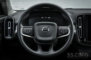 Black Volvo XC40 2020 in Riga, with an engine capacity of 1.50 L and mileage of 74 thousand km for 22950 €, photo 19 on AUTOMOTO.COM.LV