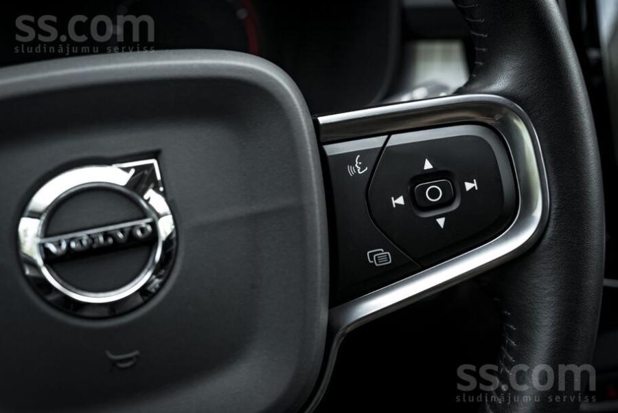 Black Volvo XC40 2020 in Riga, with an engine capacity of 1.50 L and mileage of 74 thousand km for 22950 €, photo 20 on AUTOMOTO.COM.LV