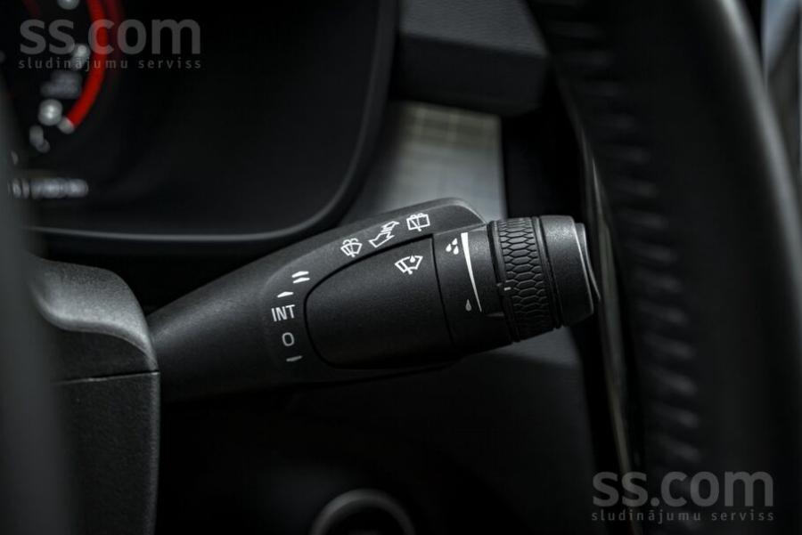 Black Volvo XC40 2020 in Riga, with an engine capacity of 1.50 L and mileage of 74 thousand km for 22950 €, photo 21 on AUTOMOTO.COM.LV