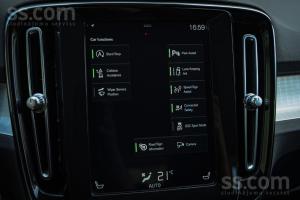 Black Volvo XC40 2020 in Riga, with an engine capacity of 1.50 L and mileage of 74 thousand km for 22950 €, photo 25 on AUTOMOTO.COM.LV