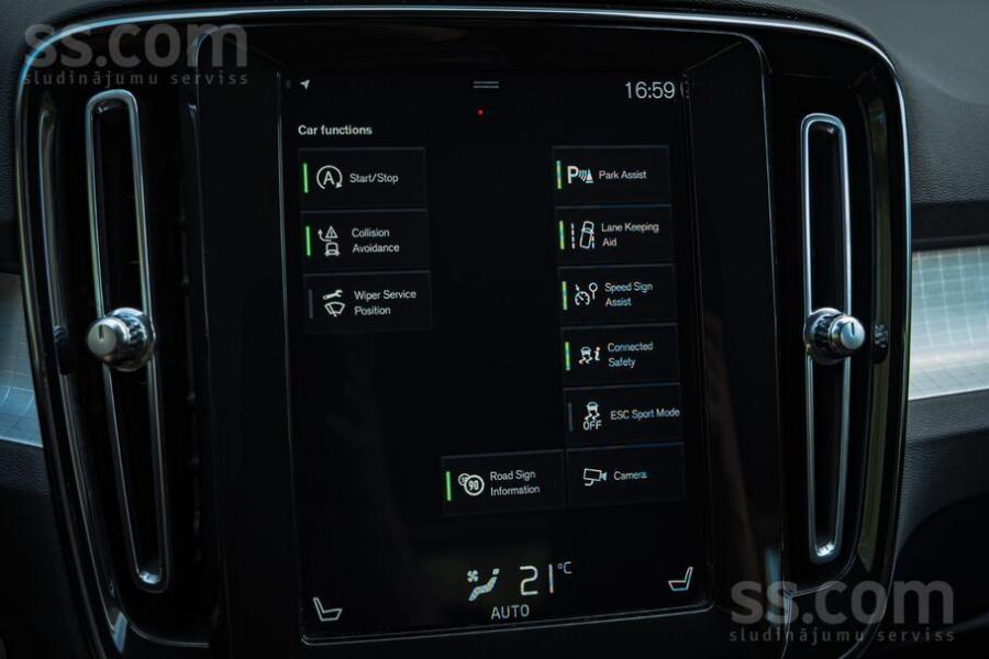 Black Volvo XC40 2020 in Riga, with an engine capacity of 1.50 L and mileage of 74 thousand km for 22950 €, photo 25 on AUTOMOTO.COM.LV