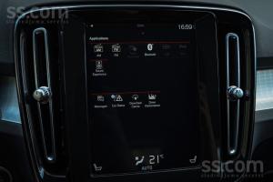 Black Volvo XC40 2020 in Riga, with an engine capacity of 1.50 L and mileage of 74 thousand km for 22950 €, photo 26 on AUTOMOTO.COM.LV