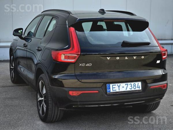 Melns Volvo XC40 2020 Jelgava, ar dzinēja tilpumu 2.00 L un nobraukumu 213 tūkst. km par 24900 €, foto 4 vietnē AUTOMOTO.COM.LV