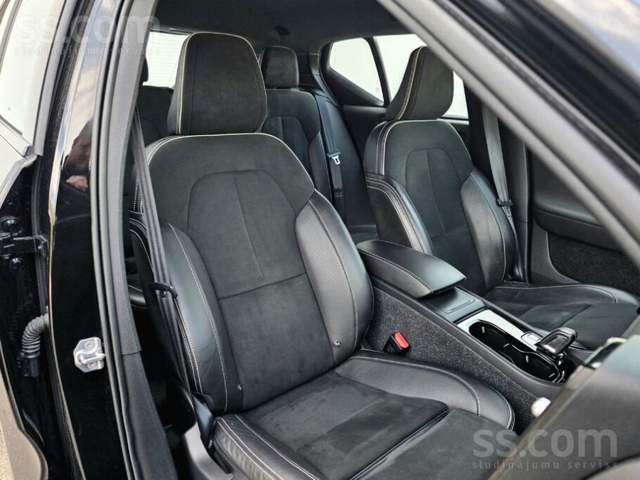 Melns Volvo XC40 2020 Jelgava, ar dzinēja tilpumu 2.00 L un nobraukumu 213 tūkst. km par 24900 €, foto 11 vietnē AUTOMOTO.COM.LV