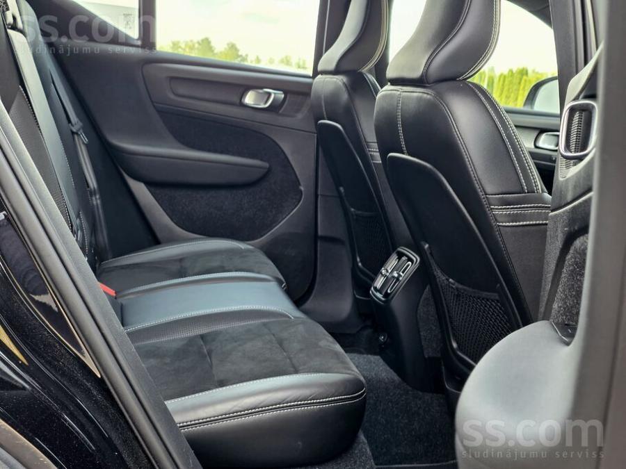 Melns Volvo XC40 2020 Jelgava, ar dzinēja tilpumu 2.00 L un nobraukumu 213 tūkst. km par 24900 €, foto 13 vietnē AUTOMOTO.COM.LV