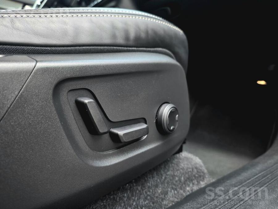 Melns Volvo XC40 2020 Jelgava, ar dzinēja tilpumu 2.00 L un nobraukumu 213 tūkst. km par 24900 €, foto 15 vietnē AUTOMOTO.COM.LV