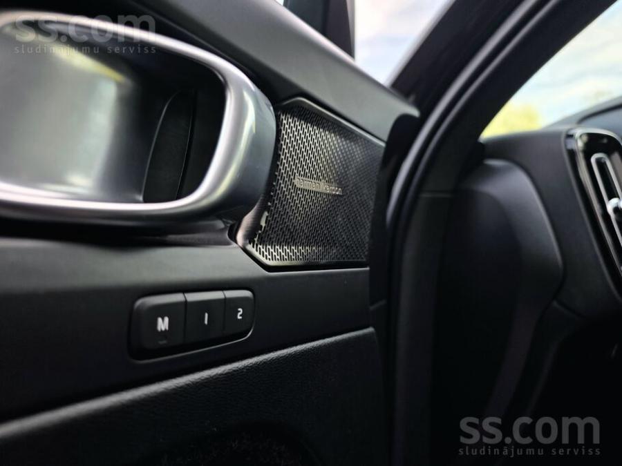 Melns Volvo XC40 2020 Jelgava, ar dzinēja tilpumu 2.00 L un nobraukumu 213 tūkst. km par 24900 €, foto 25 vietnē AUTOMOTO.COM.LV
