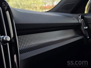 Melns Volvo XC40 2020 Jelgava, ar dzinēja tilpumu 2.00 L un nobraukumu 213 tūkst. km par 24900 €, foto 28 vietnē AUTOMOTO.COM.LV