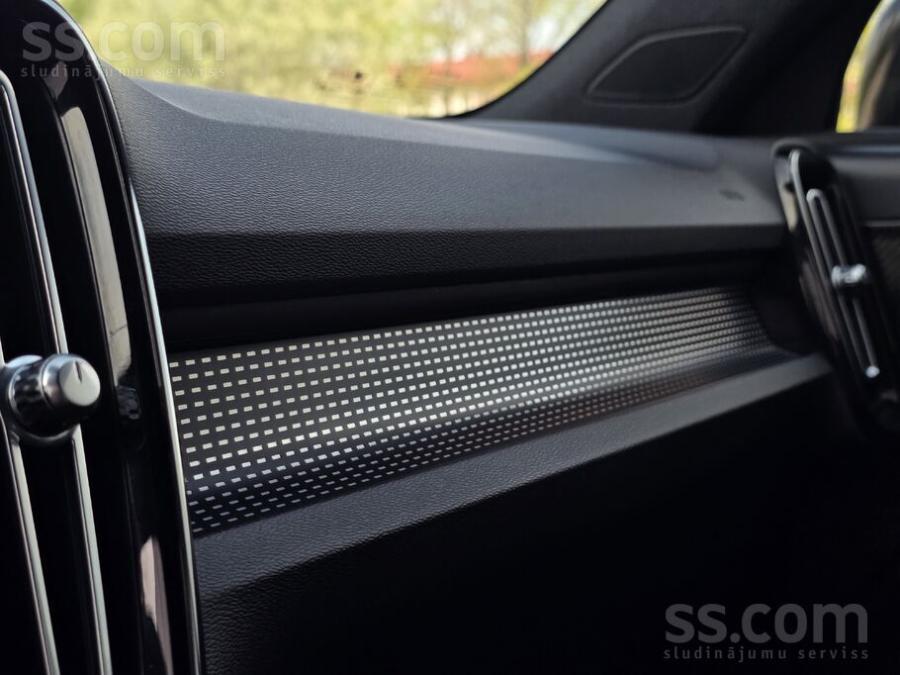 Melns Volvo XC40 2020 Jelgava, ar dzinēja tilpumu 2.00 L un nobraukumu 213 tūkst. km par 24900 €, foto 28 vietnē AUTOMOTO.COM.LV