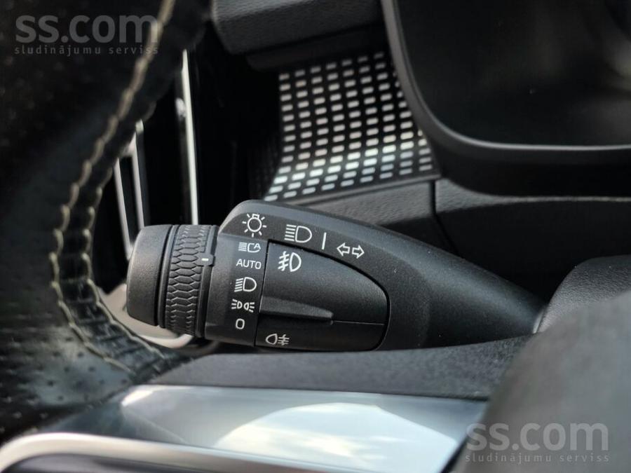 Melns Volvo XC40 2020 Jelgava, ar dzinēja tilpumu 2.00 L un nobraukumu 213 tūkst. km par 24900 €, foto 30 vietnē AUTOMOTO.COM.LV
