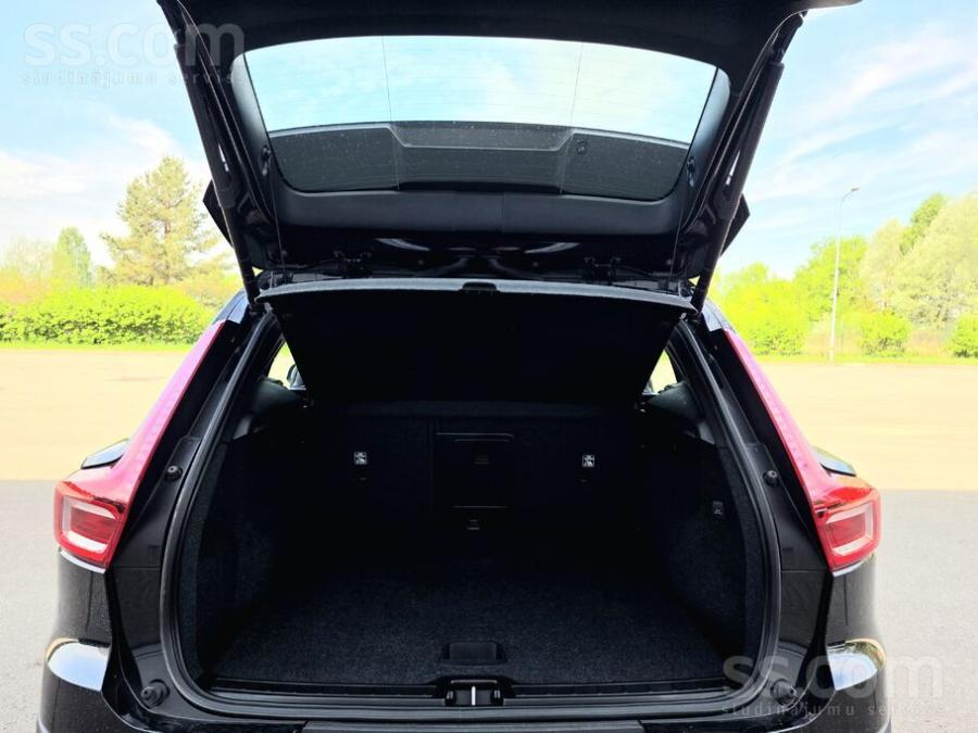 Melns Volvo XC40 2020 Jelgava, ar dzinēja tilpumu 2.00 L un nobraukumu 213 tūkst. km par 24900 €, foto 32 vietnē AUTOMOTO.COM.LV