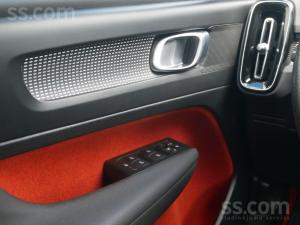 Melns Volvo XC40 2020 Rīga, ar dzinēja tilpumu 0.00 L un nobraukumu 168 tūkst. km par 23500 €, foto 13 vietnē AUTOMOTO.COM.LV