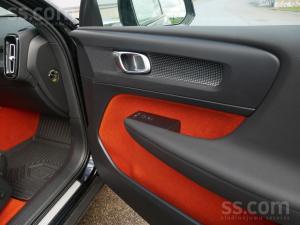 Melns Volvo XC40 2020 Rīga, ar dzinēja tilpumu 0.00 L un nobraukumu 168 tūkst. km par 23500 €, foto 17 vietnē AUTOMOTO.COM.LV