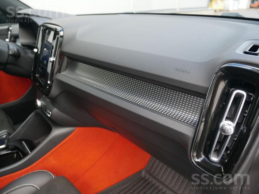 Melns Volvo XC40 2020 Rīga, ar dzinēja tilpumu 0.00 L un nobraukumu 168 tūkst. km par 23500 €, foto 18 vietnē AUTOMOTO.COM.LV