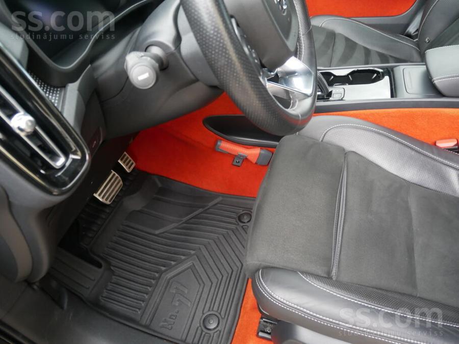 Melns Volvo XC40 2020 Rīga, ar dzinēja tilpumu 0.00 L un nobraukumu 168 tūkst. km par 23500 €, foto 19 vietnē AUTOMOTO.COM.LV