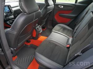Melns Volvo XC40 2020 Rīga, ar dzinēja tilpumu 0.00 L un nobraukumu 168 tūkst. km par 23500 €, foto 20 vietnē AUTOMOTO.COM.LV