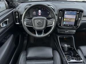 Black Volvo XC40 2020 in Jelgava, with an engine capacity of 2.00 L and mileage of 160 thousand km for 18900 €, photo 6 on AUTOMOTO.COM.LV