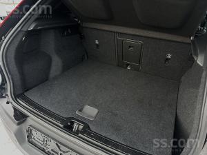 Black Volvo XC40 2020 in Jelgava, with an engine capacity of 2.00 L and mileage of 160 thousand km for 18900 €, photo 10 on AUTOMOTO.COM.LV
