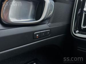 Black Volvo XC40 2020 in Jelgava, with an engine capacity of 2.00 L and mileage of 160 thousand km for 18900 €, photo 22 on AUTOMOTO.COM.LV