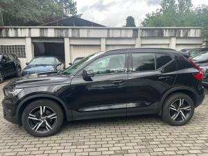 Черный Вольво XC40 2020 в Рига, объемом двигателя 2.00 л и пробегом 203 тыс. км за 21500 €, фото  на AUTOMOTO.COM.LV