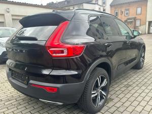 Черный Вольво XC40 2020 в Рига, объемом двигателя 2.00 л и пробегом 203 тыс. км за 21500 €, фото 4 на AUTOMOTO.COM.LV