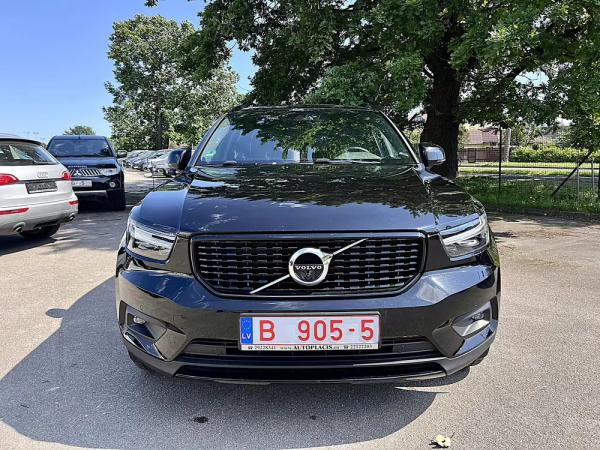 Black Volvo XC40 2020 in Riga, with an engine capacity of 2.00 L and mileage of 203 thousand km for 21550 €, photo 2 on AUTOMOTO.COM.LV