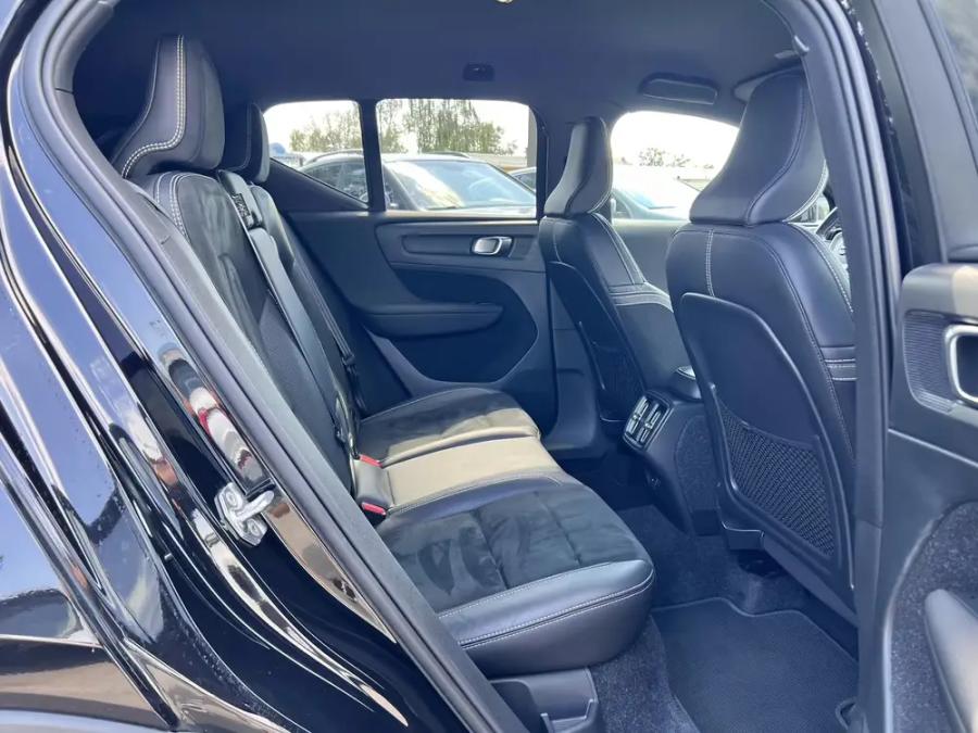 Melns Volvo XC40 2020 Rīga, ar dzinēja tilpumu 2.00 L un nobraukumu 203 tūkst. km par 21550 €, foto 13 vietnē AUTOMOTO.COM.LV