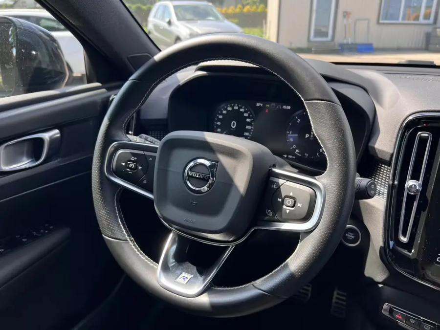 Melns Volvo XC40 2020 Rīga, ar dzinēja tilpumu 2.00 L un nobraukumu 203 tūkst. km par 21550 €, foto 15 vietnē AUTOMOTO.COM.LV