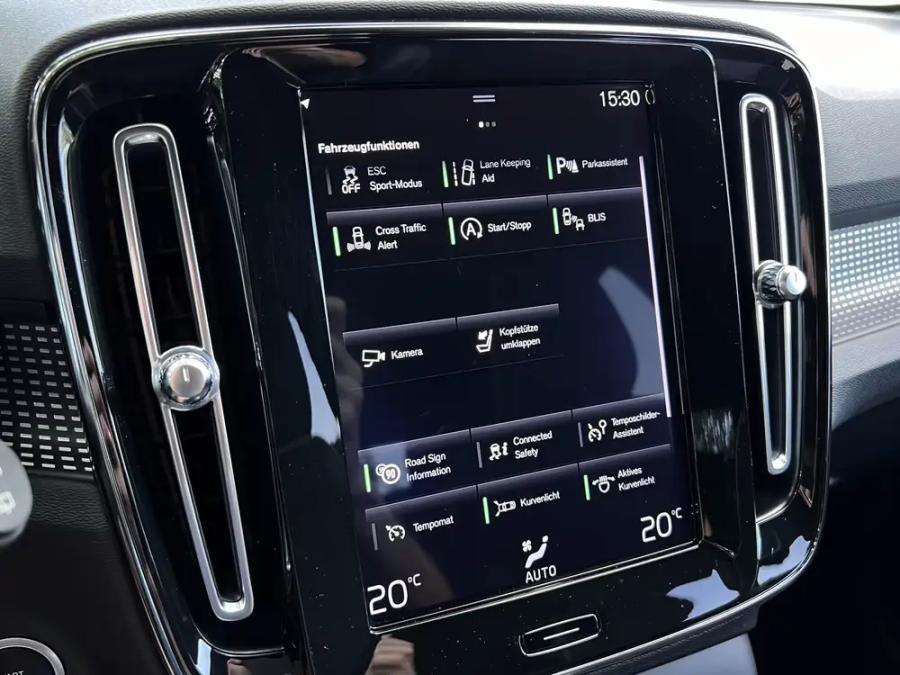 Melns Volvo XC40 2020 Rīga, ar dzinēja tilpumu 2.00 L un nobraukumu 203 tūkst. km par 21550 €, foto 17 vietnē AUTOMOTO.COM.LV
