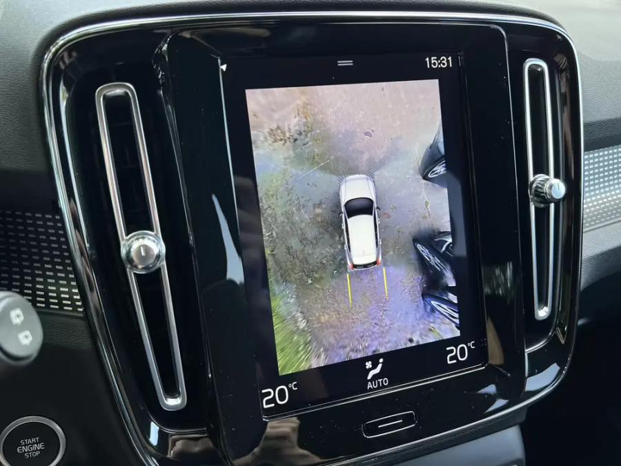 Melns Volvo XC40 2020 Rīga, ar dzinēja tilpumu 2.00 L un nobraukumu 203 tūkst. km par 21550 €, foto 19 vietnē AUTOMOTO.COM.LV