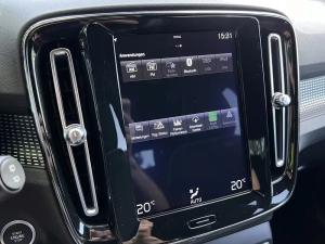Melns Volvo XC40 2020 Rīga, ar dzinēja tilpumu 2.00 L un nobraukumu 203 tūkst. km par 21550 €, foto 20 vietnē AUTOMOTO.COM.LV