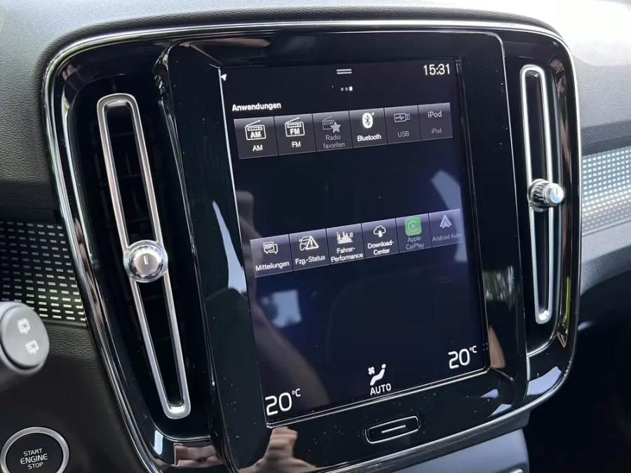 Melns Volvo XC40 2020 Rīga, ar dzinēja tilpumu 2.00 L un nobraukumu 203 tūkst. km par 21550 €, foto 20 vietnē AUTOMOTO.COM.LV
