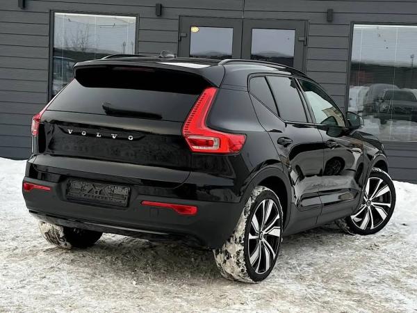 Melns Volvo XC40 2020 Jelgava, ar dzinēja tilpumu 0.00 L un nobraukumu 160 tūkst. km par 18900 €, foto 4 vietnē AUTOMOTO.COM.LV