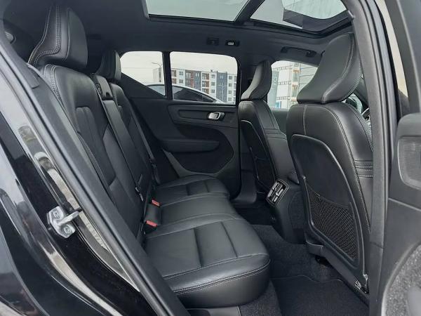 Melns Volvo XC40 2020 Jelgava, ar dzinēja tilpumu 0.00 L un nobraukumu 160 tūkst. km par 18900 €, foto 8 vietnē AUTOMOTO.COM.LV