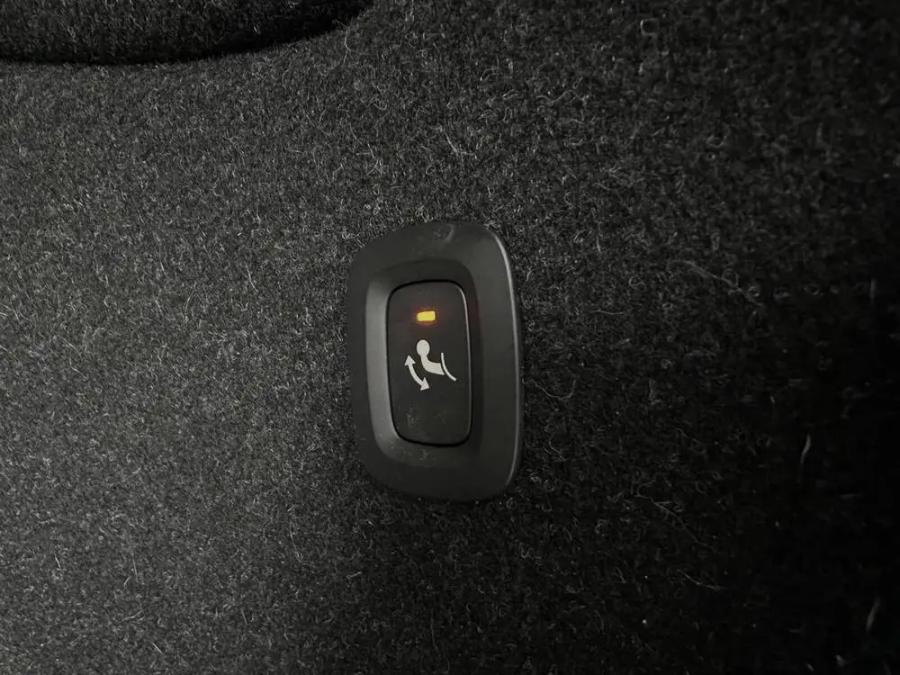 Melns Volvo XC40 2020 Jelgava, ar dzinēja tilpumu 0.00 L un nobraukumu 160 tūkst. km par 18900 €, foto 11 vietnē AUTOMOTO.COM.LV