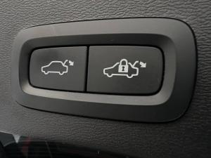 Melns Volvo XC40 2020 Jelgava, ar dzinēja tilpumu 0.00 L un nobraukumu 160 tūkst. km par 18900 €, foto 12 vietnē AUTOMOTO.COM.LV