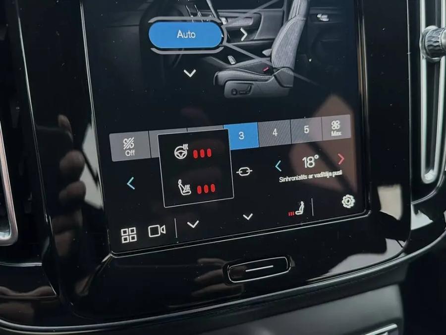 Melns Volvo XC40 2020 Jelgava, ar dzinēja tilpumu 0.00 L un nobraukumu 160 tūkst. km par 18900 €, foto 15 vietnē AUTOMOTO.COM.LV